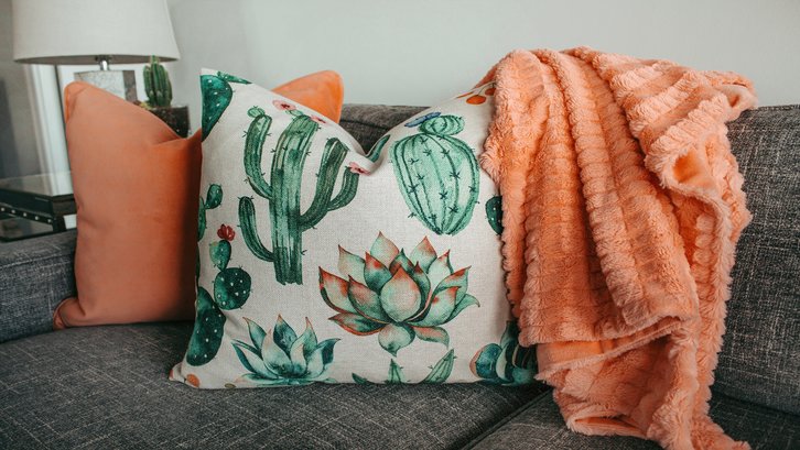 Mengenal Bahan Polyester, Jenis, Kelebihan, dan Kekurangannya