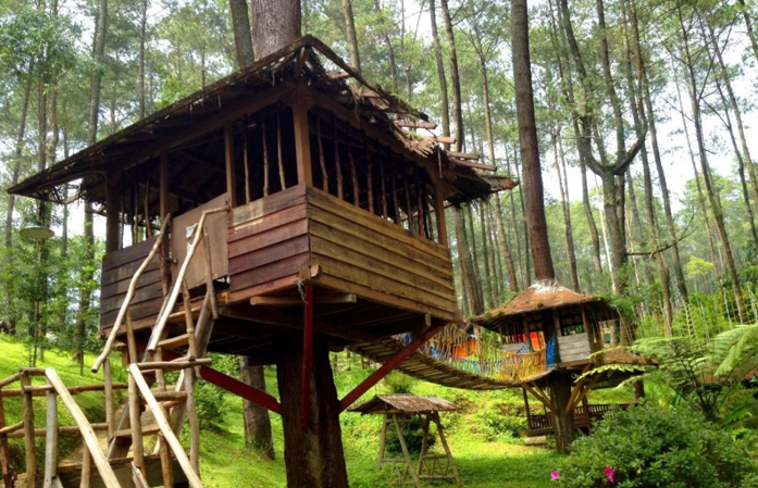 Rumah Pohon Jatiasih, Wisata Plus Uji Nyali di Bekasi