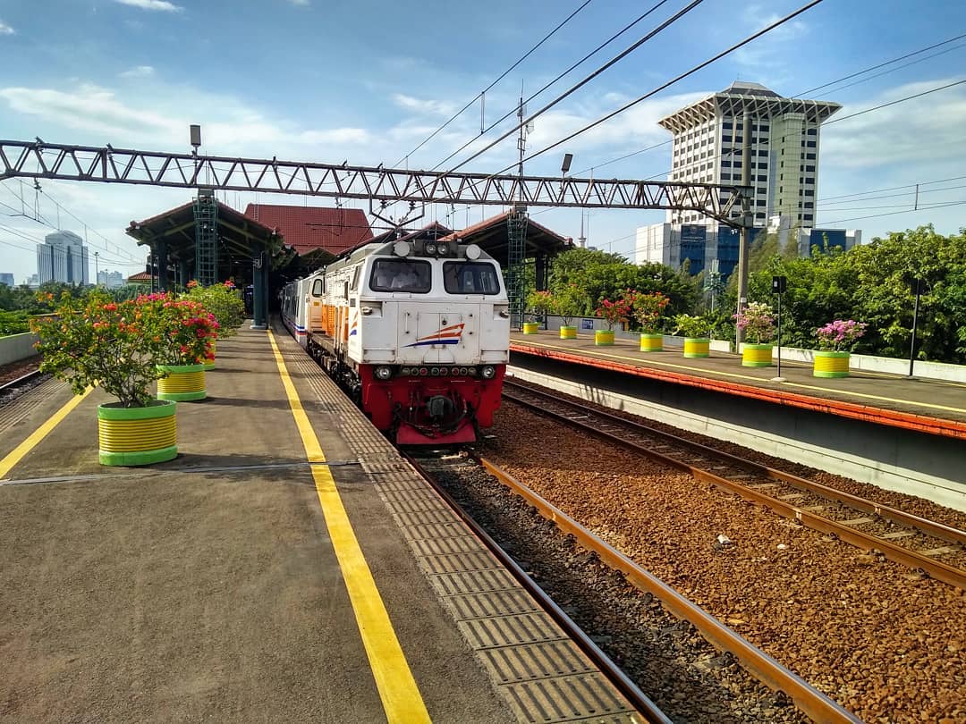 Stasiun Gambir Stasiun Kereta Api Utama Jakarta- Lapakfjbku.com
